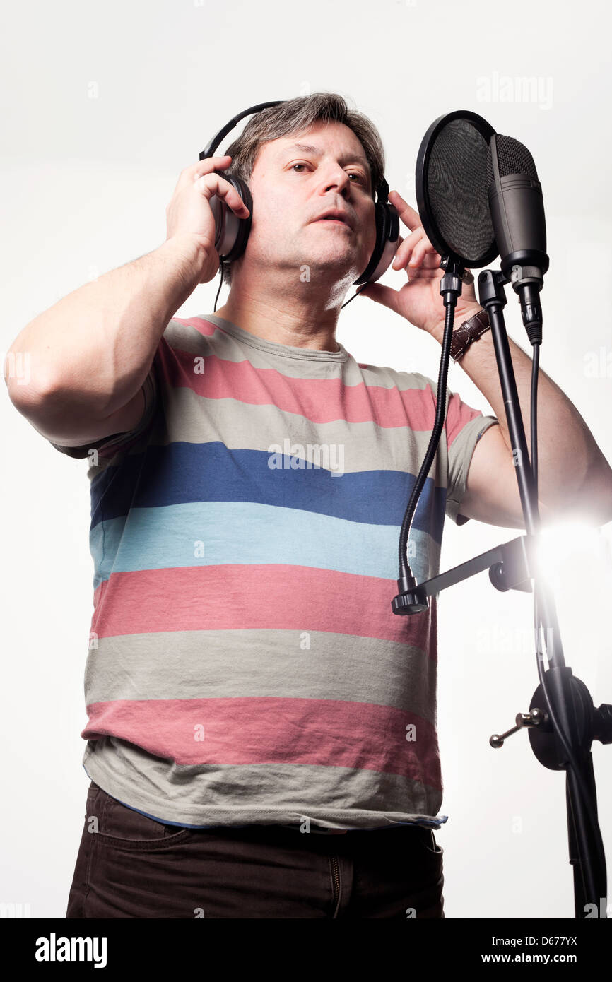 Male singer microphone hi-res stock photography and images - Alamy