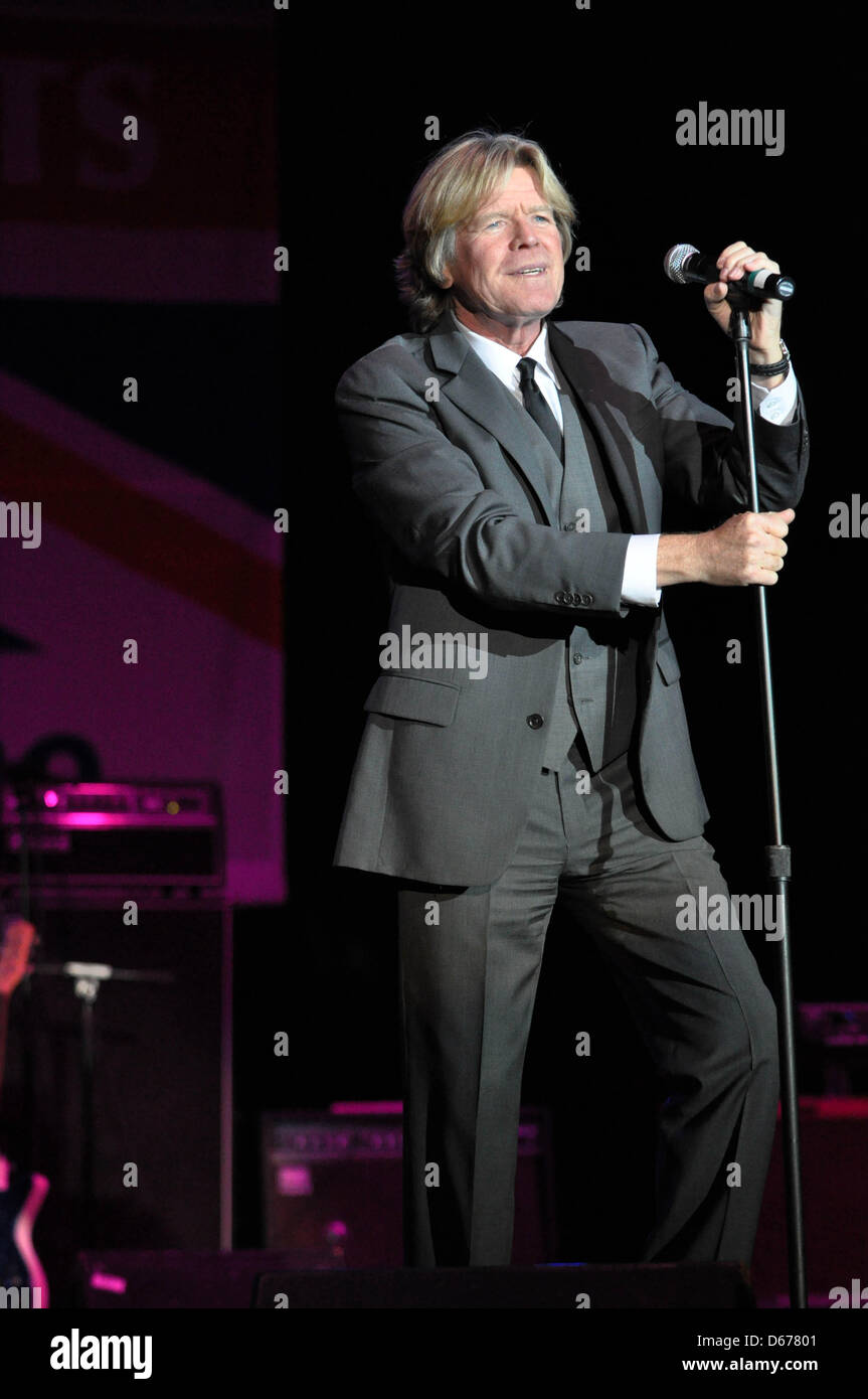 Peter noone singer hi-res stock photography and images - Alamy