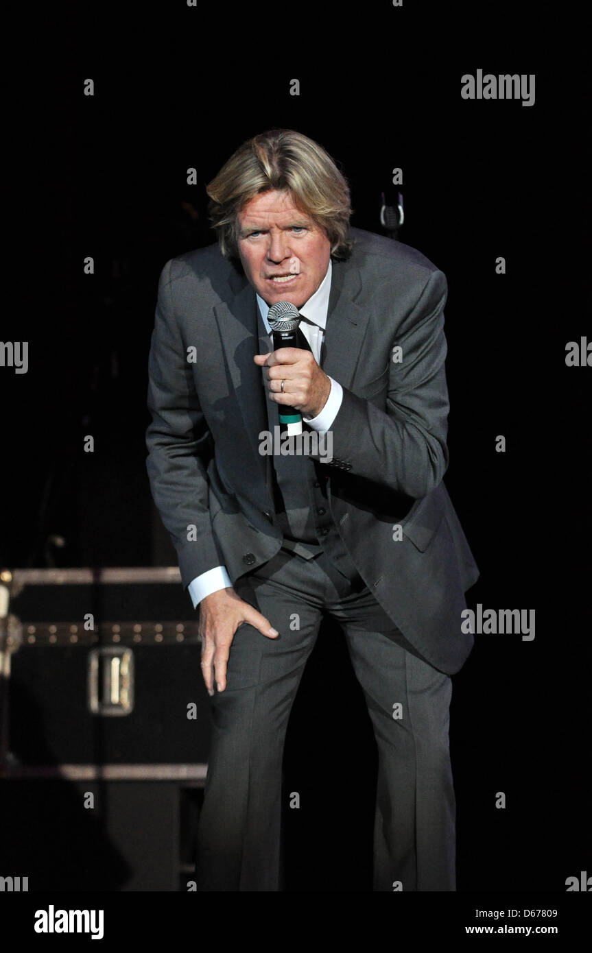 Peter noone singer hi-res stock photography and images - Alamy
