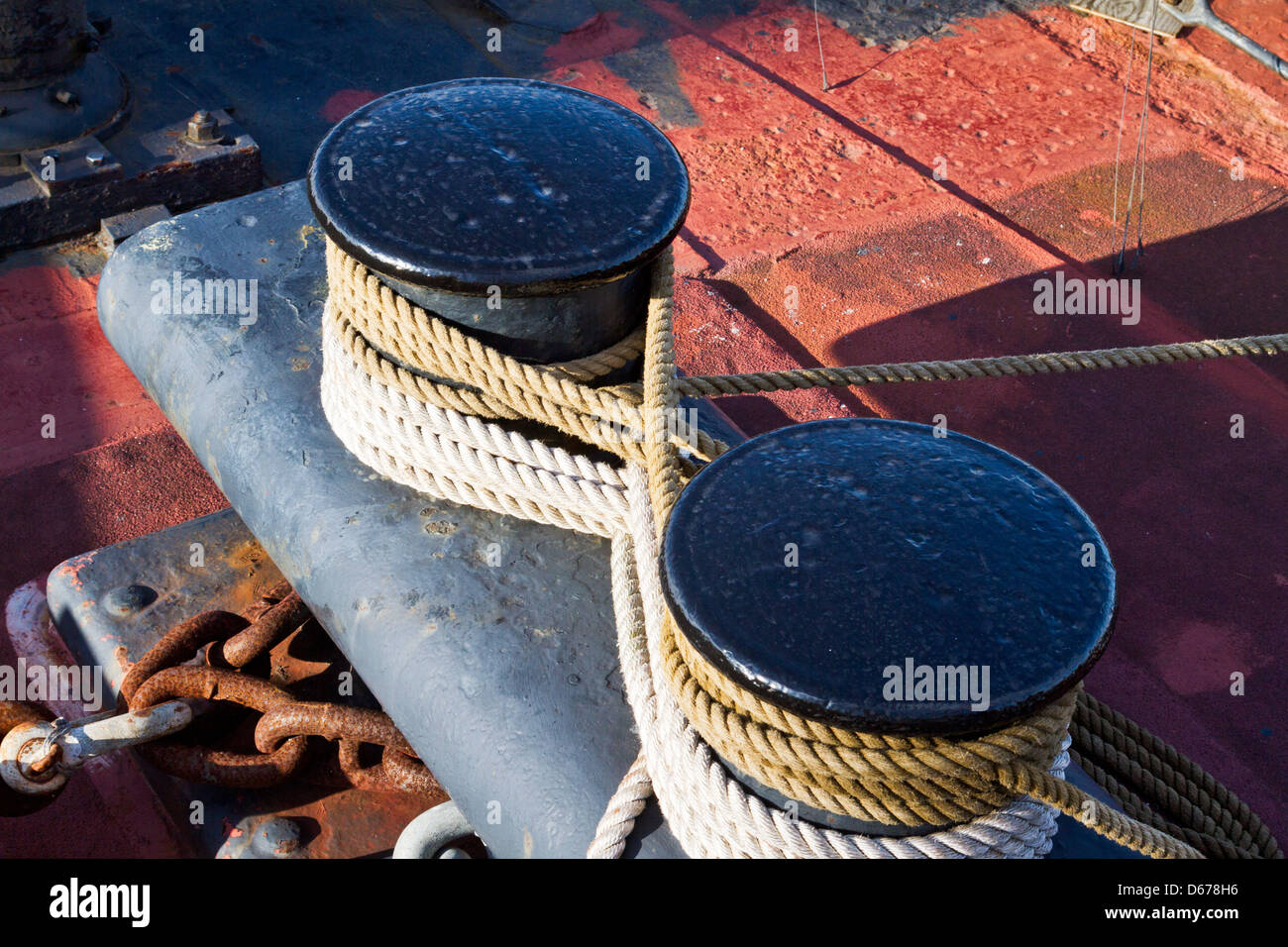Interesting rope hi-res stock photography and images - Alamy