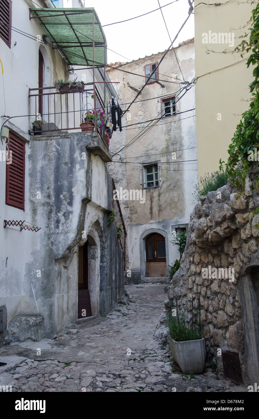 Stone cobbled road hi-res stock photography and images - Alamy