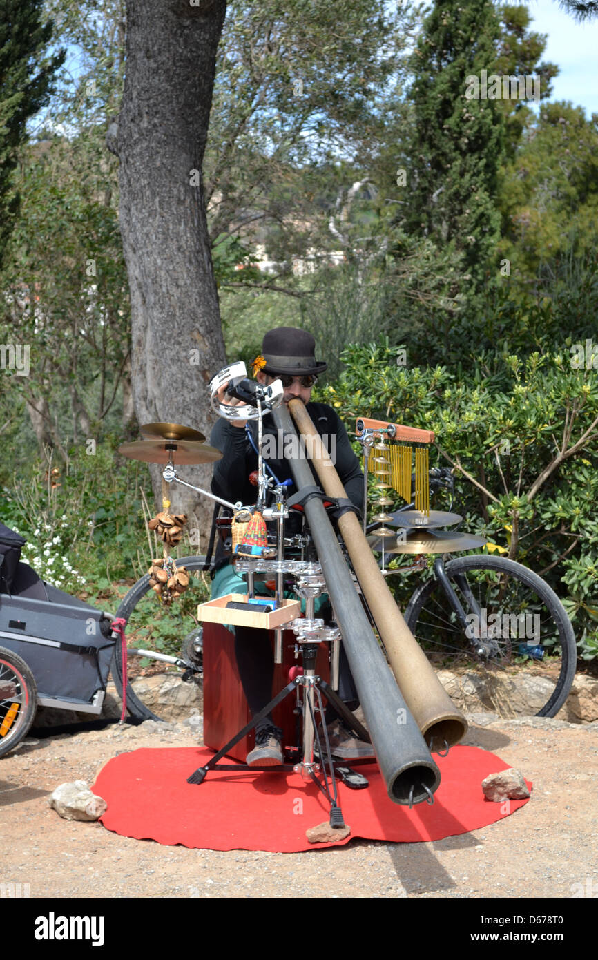 Busker in Gaudi's Park Guell, Barcelona, Catalonia, Spain Stock Photo ...