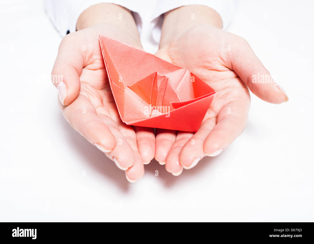 Cruise ship hands out hi-res stock photography and images - Alamy