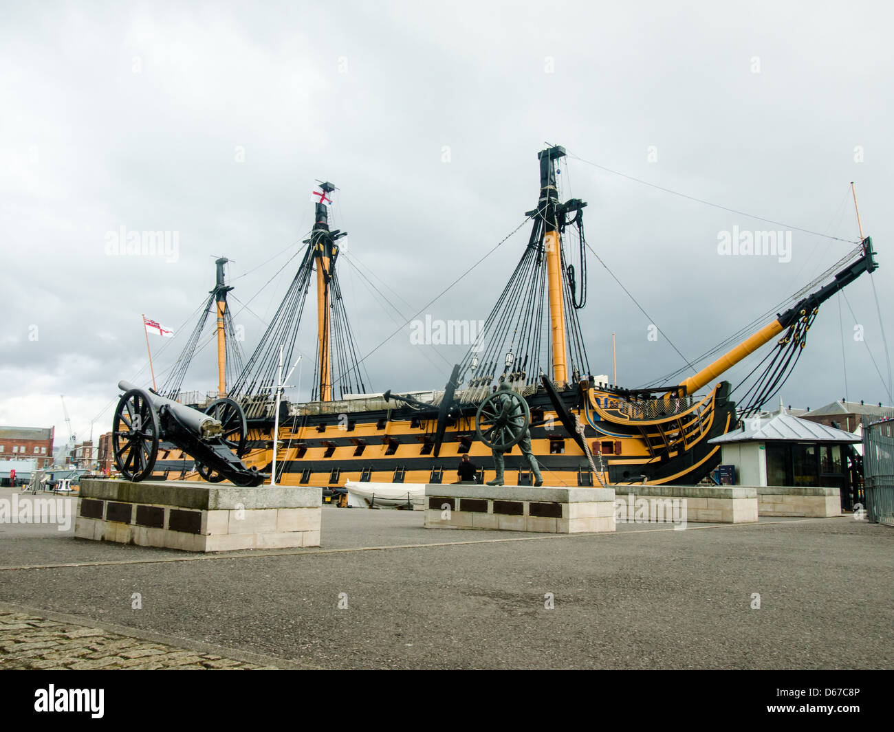 Royal navy field gun hi-res stock photography and images - Alamy