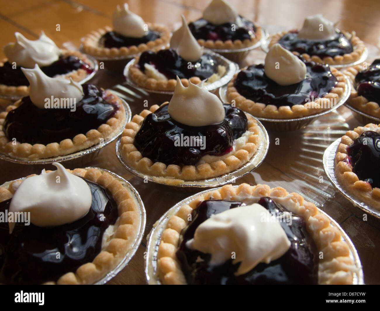 Pretty tarts hi-res stock photography and images - Alamy