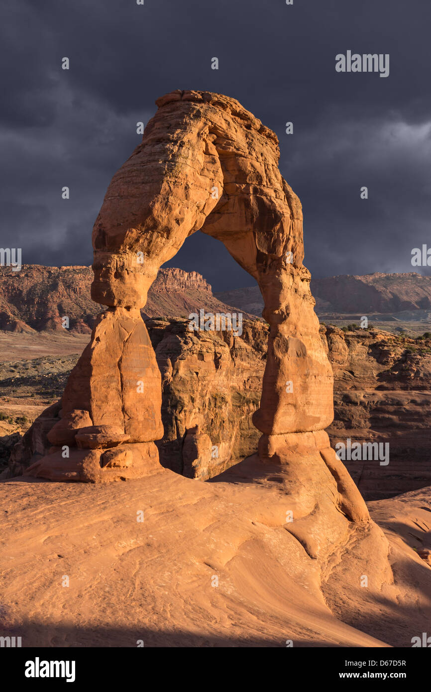 Storm cloud arch hi-res stock photography and images - Alamy