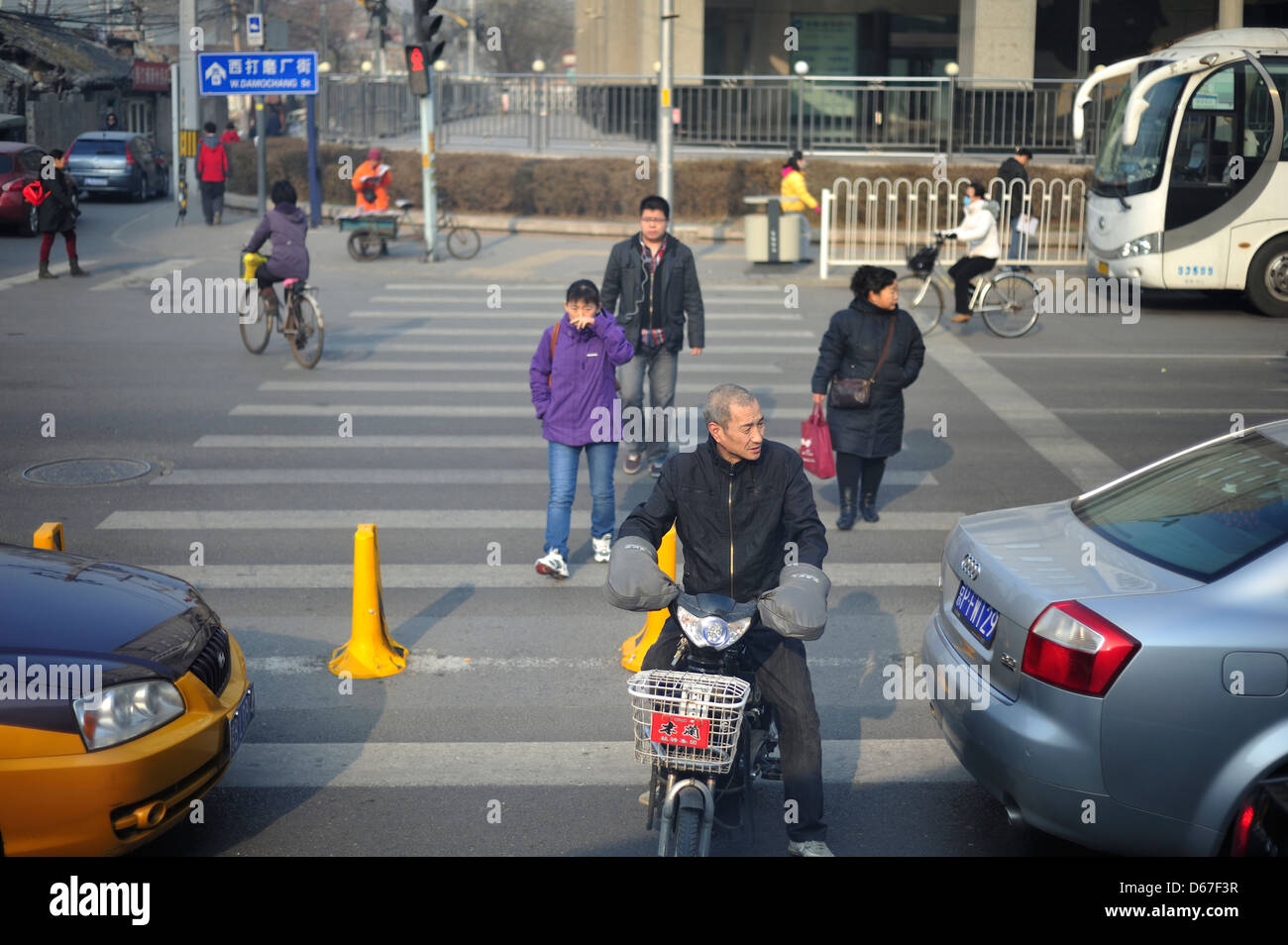 China modern industry worker hi-res stock photography and images - Alamy