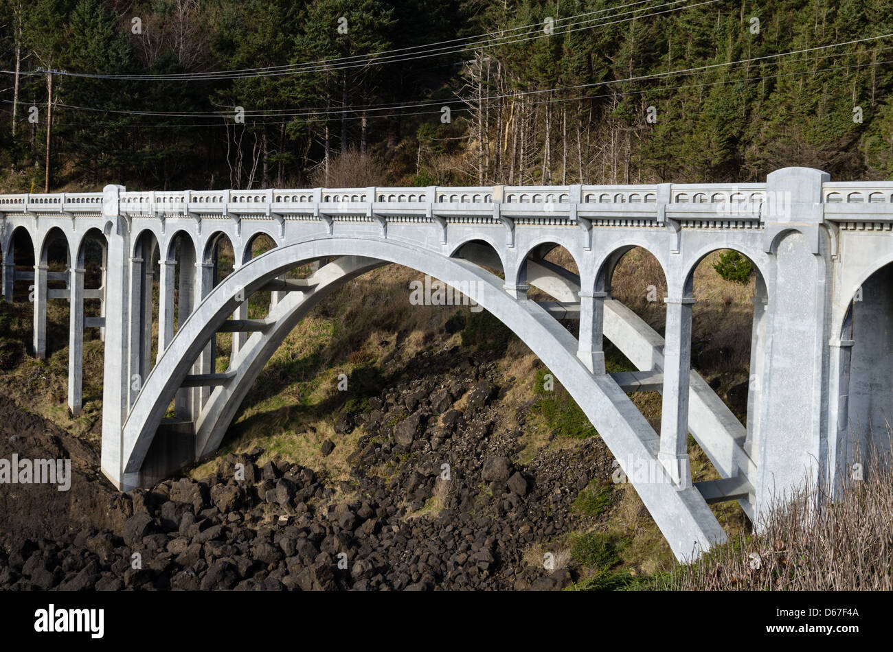 Historic Ben Jones bridge on the Oregon Coast Highway, Lincoln County ...