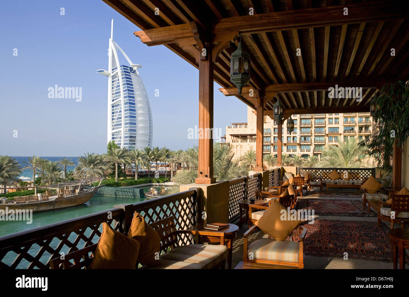 Dubai, an open air bar restaurant of the Madinat Jumeirah resort, in ...