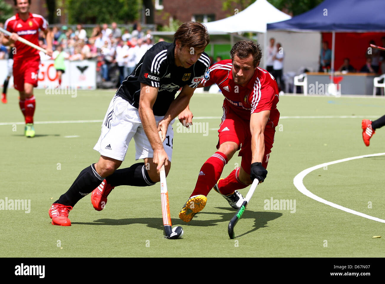 Germany's Christopher Zeller (l) and Belgium's Jeffrey Thys (r) are ...