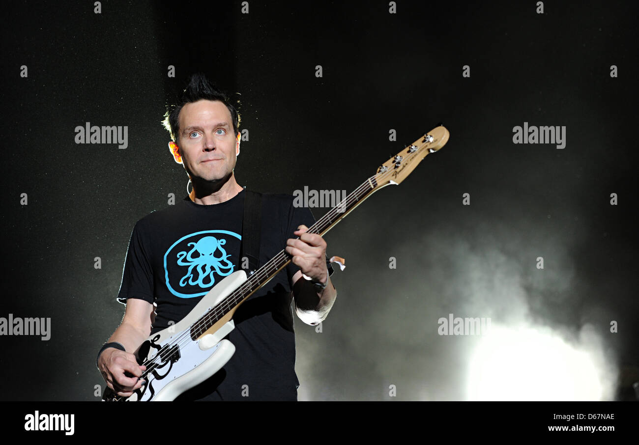 Mark hoppus us band blink 182 hi-res stock photography and images - Alamy