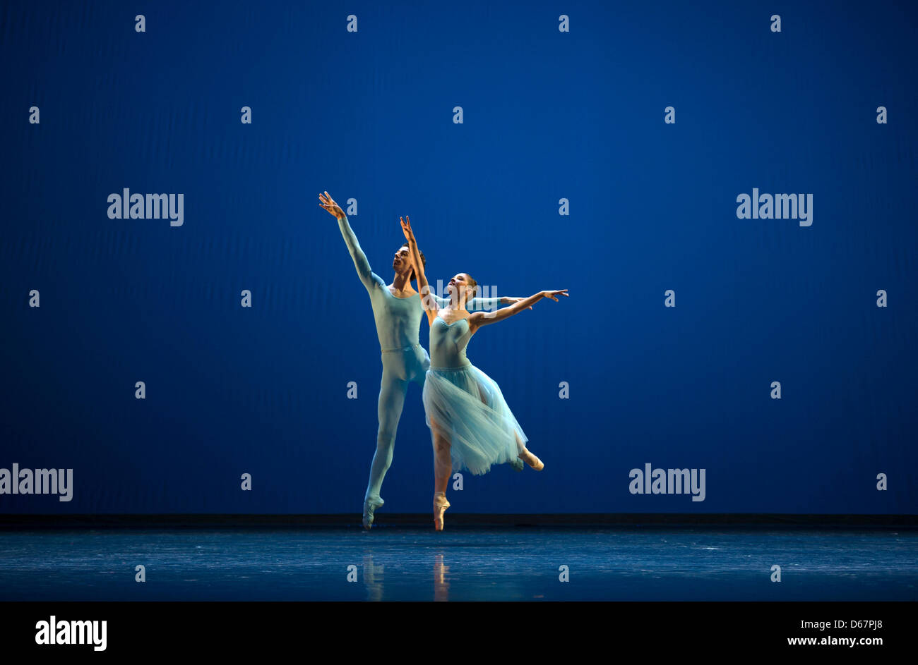 University dance degree hi-res stock photography and images - Alamy