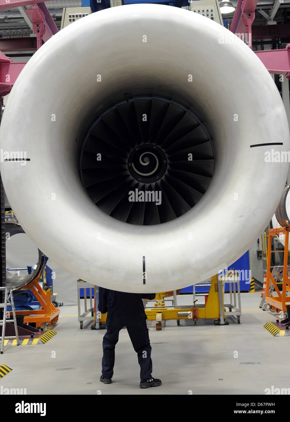 Rolls royce xwb engine hi-res stock photography and images - Alamy