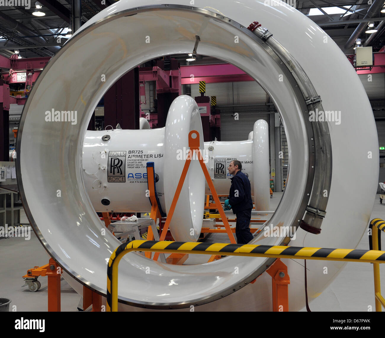 Parts of a rolls royce hi-res stock photography and images - Alamy