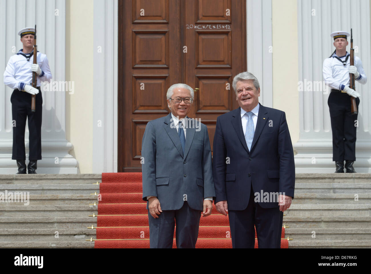 Singapore President Tony Tan Keng Yam (L) is received by German ...
