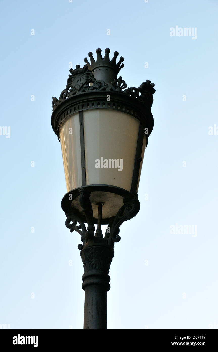 Lamppost lamp hi-res stock photography and images - Alamy