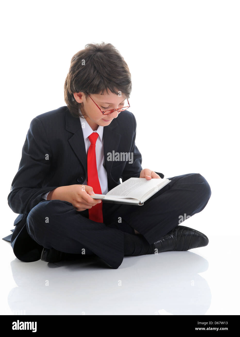 little boy reading a book Stock Photo - Alamy