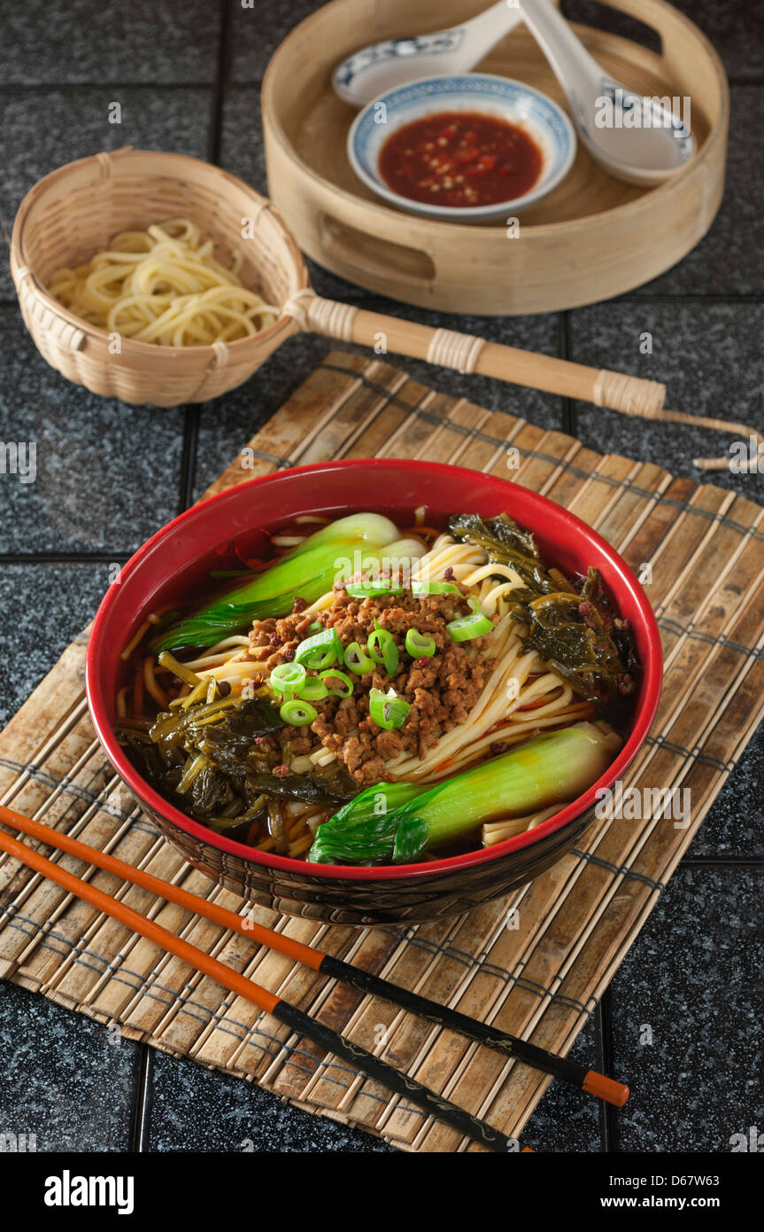 Szechuan dan dan noodle hi-res stock photography and images - Alamy