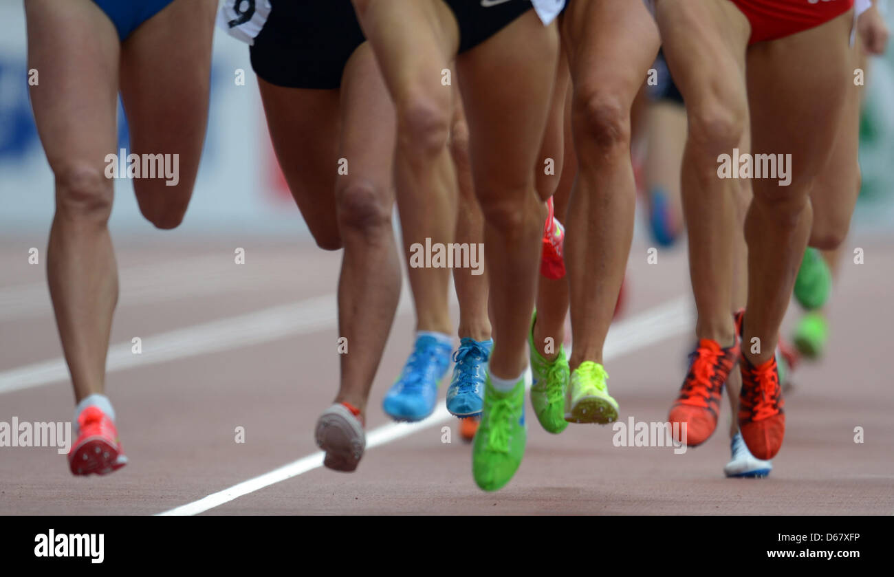 Runners compete during the women's 1500 m semifinal at the European ...