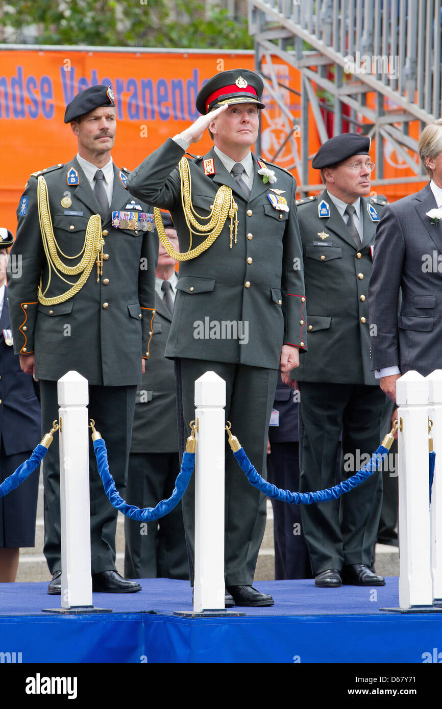 Prince Willem-Alexander of The Netherlands (C) attend the military ...