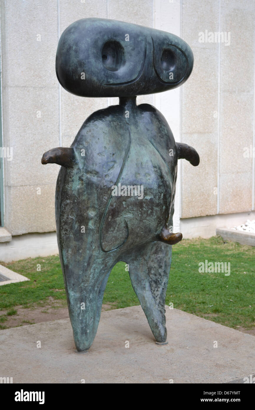 Miro bronze sculpture hi-res stock photography and images - Alamy