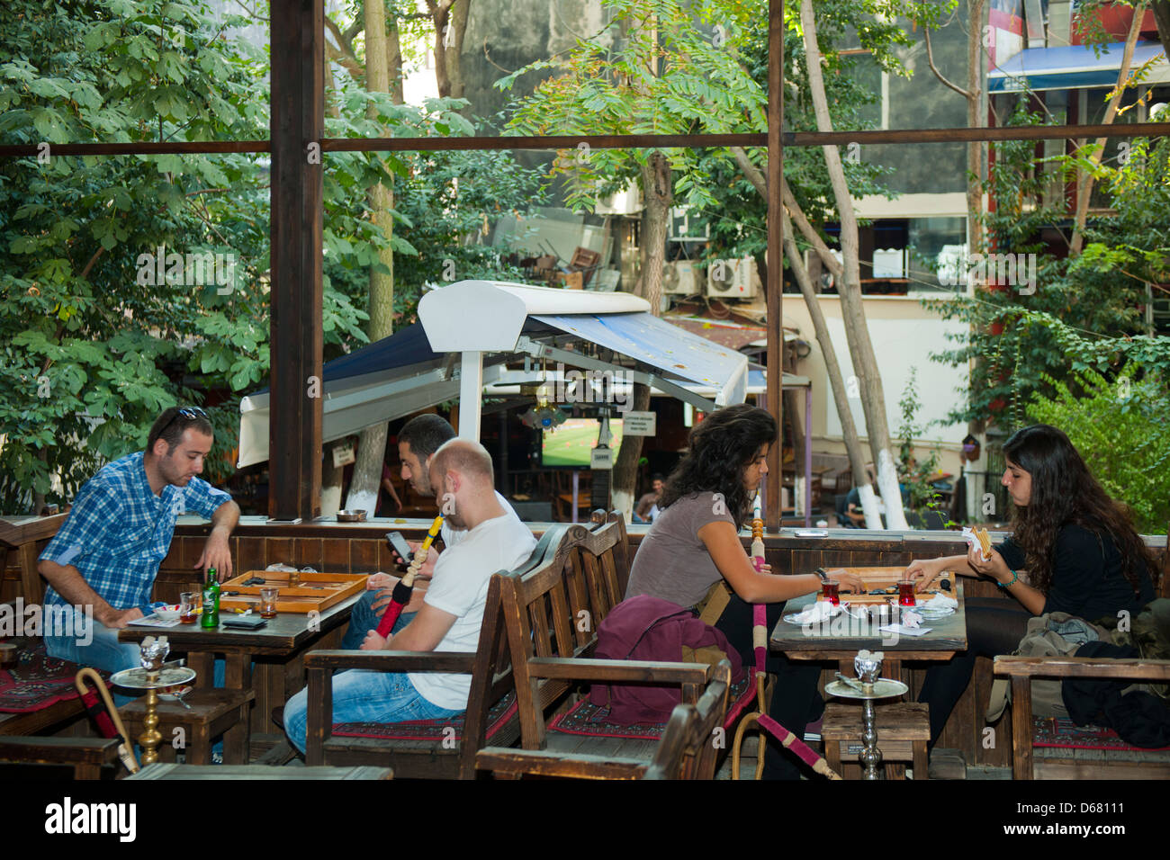 Türkei, Istanbul, Kadiköy, Dumlupinar Sok., Re Cafe Stock Photo - Alamy