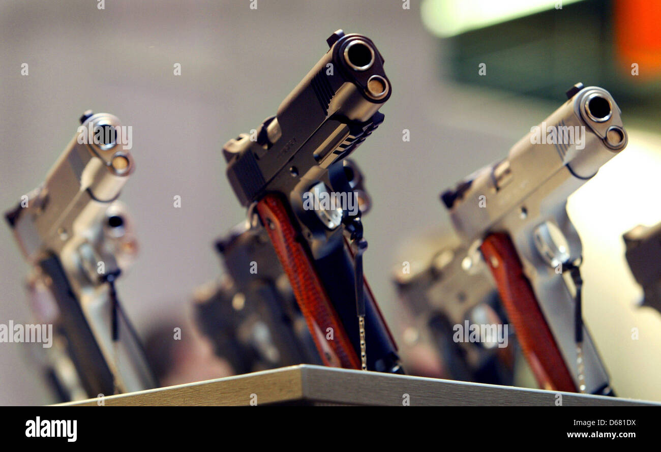 Small arms rifles hi-res stock photography and images - Alamy