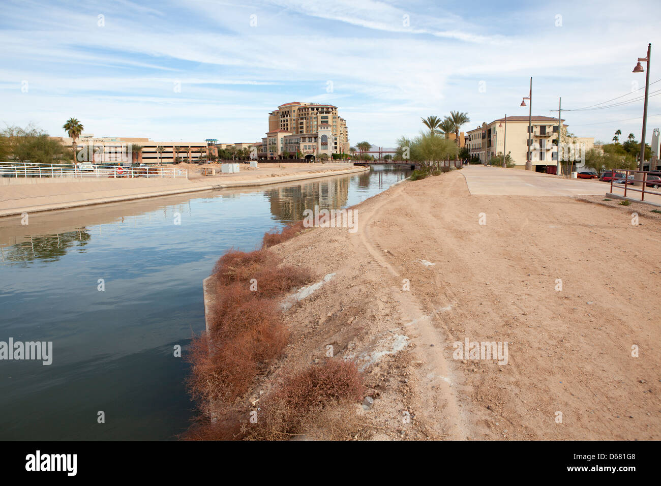 Arizona Canal in Scottsdale, Arizona, USA Stock Photo - Alamy