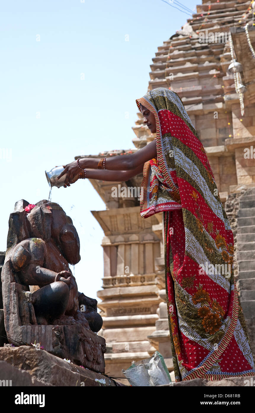 Offering to god hi-res stock photography and images - Alamy
