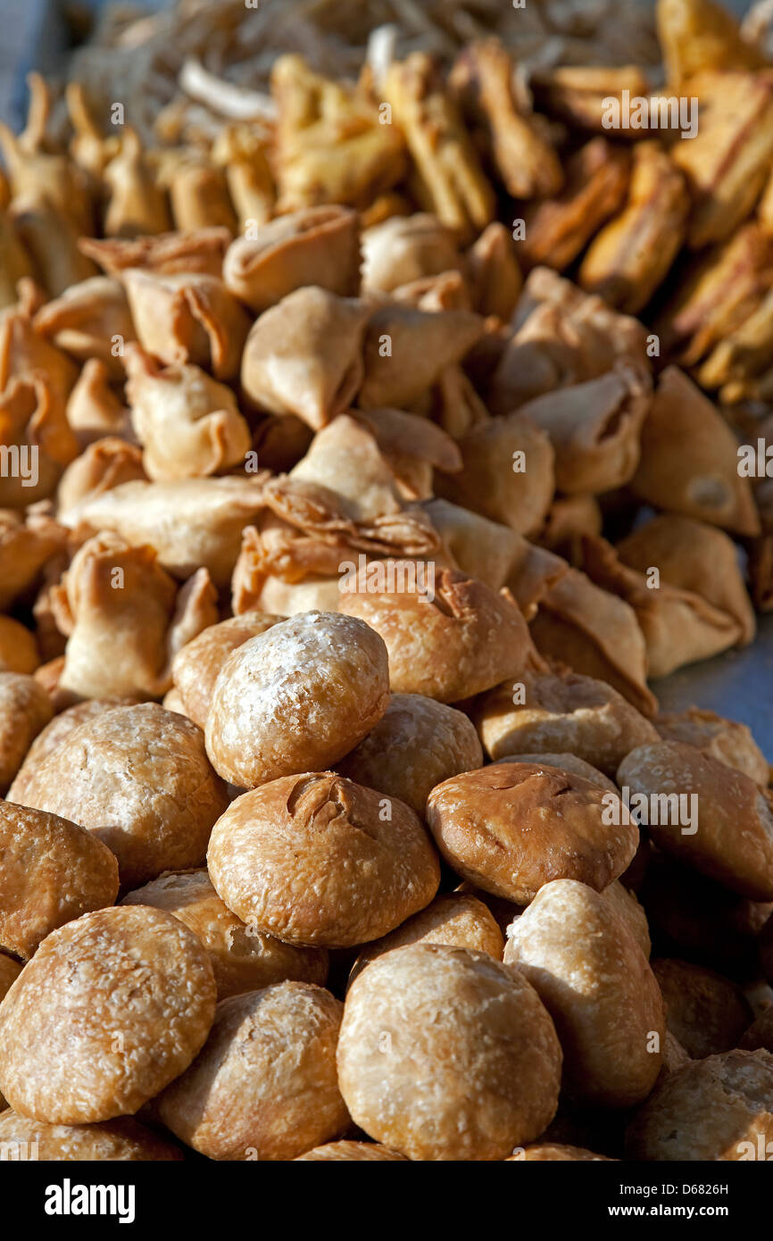Kachori samosa hi-res stock photography and images - Alamy