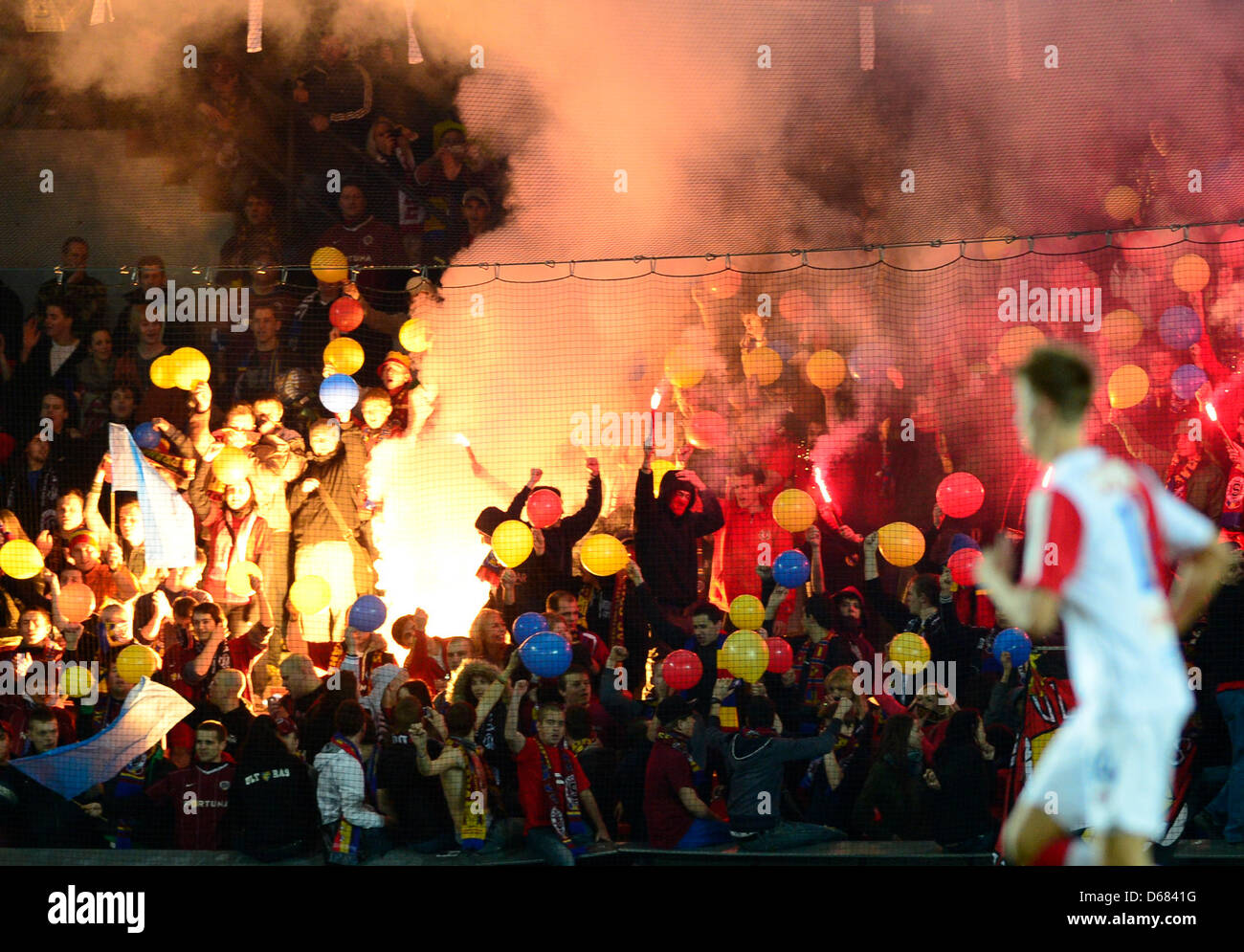 Sk slavia prague fans hi-res stock photography and images - Alamy