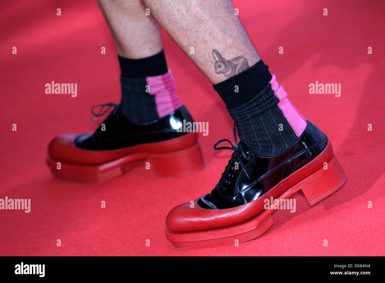 Show us your shoes hi-res stock photography and images - Alamy
