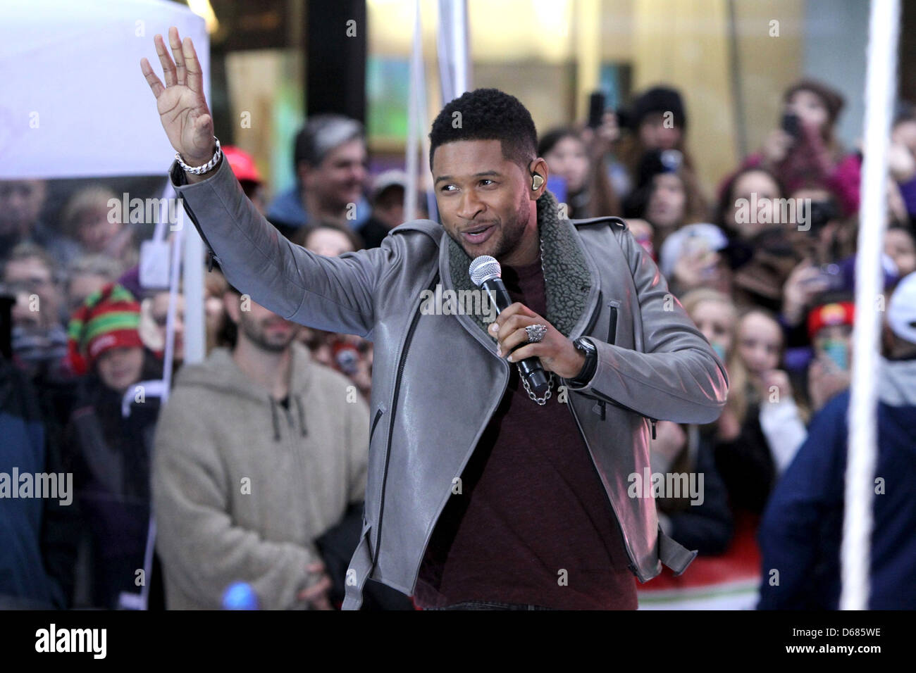 Usher and guest hi-res stock photography and images - Alamy
