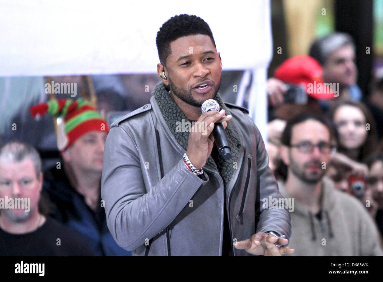 Usher and guest hi-res stock photography and images - Alamy