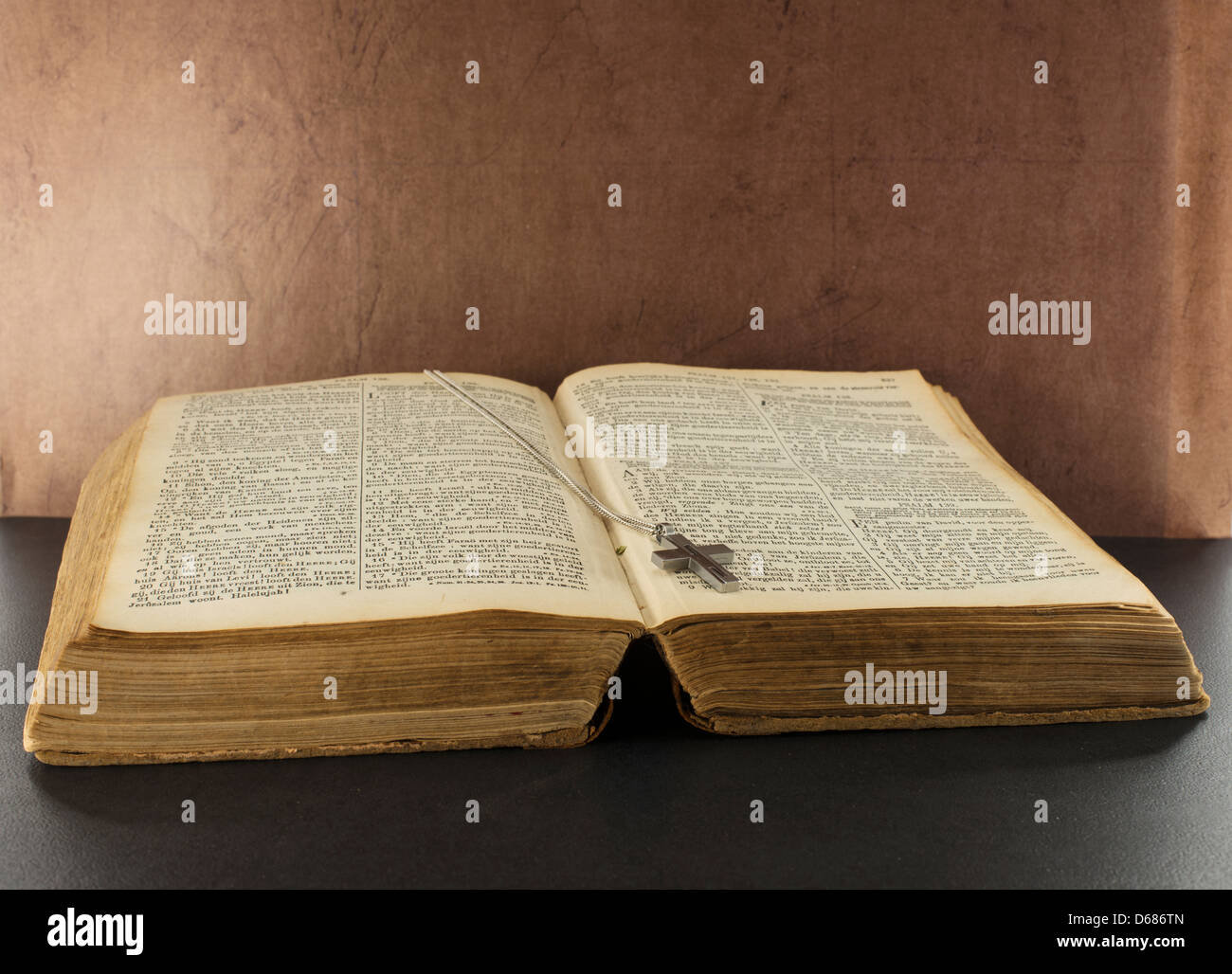 Open old metal brown hi-res stock photography and images - Alamy