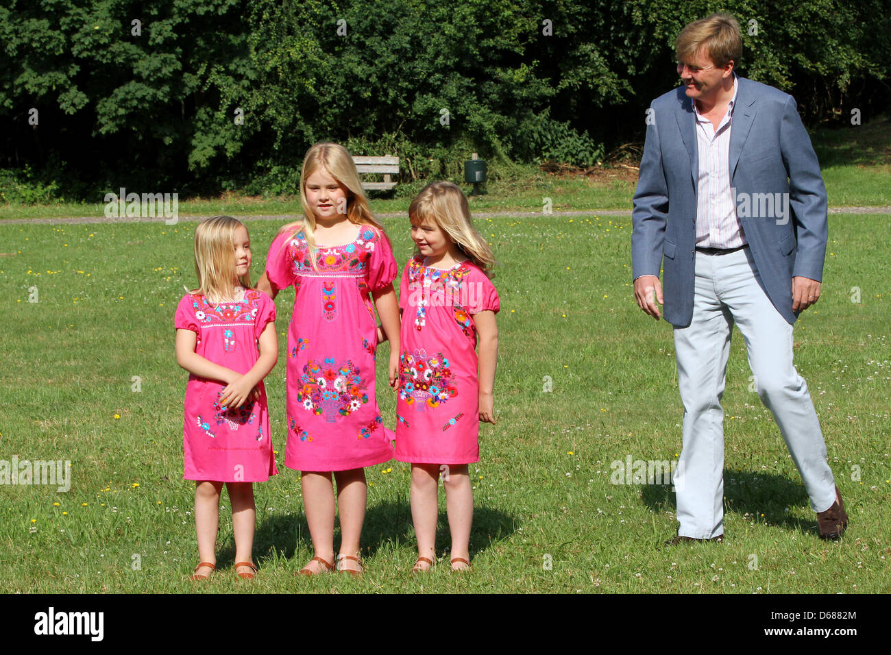 Dutch Princess Amalia (2nd L) poses with her sisters Princess Ariane (L ...
