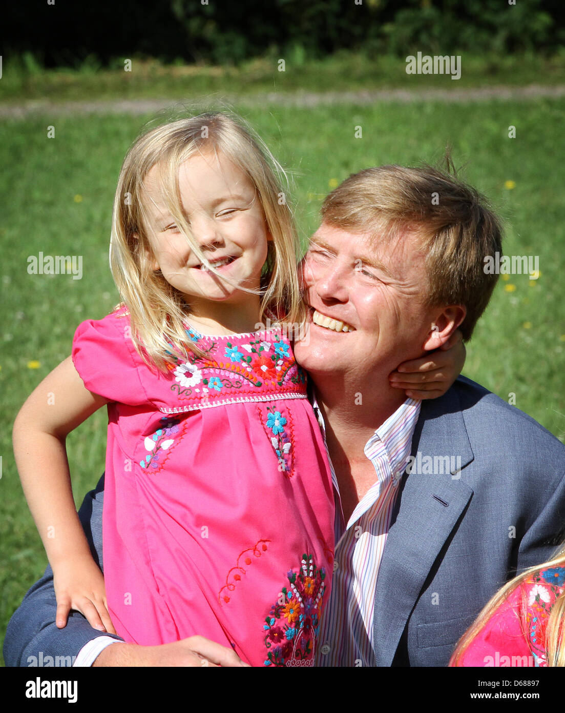 Dutch Crown Prince Willem-Alexander pposes with his daughter Princess ...