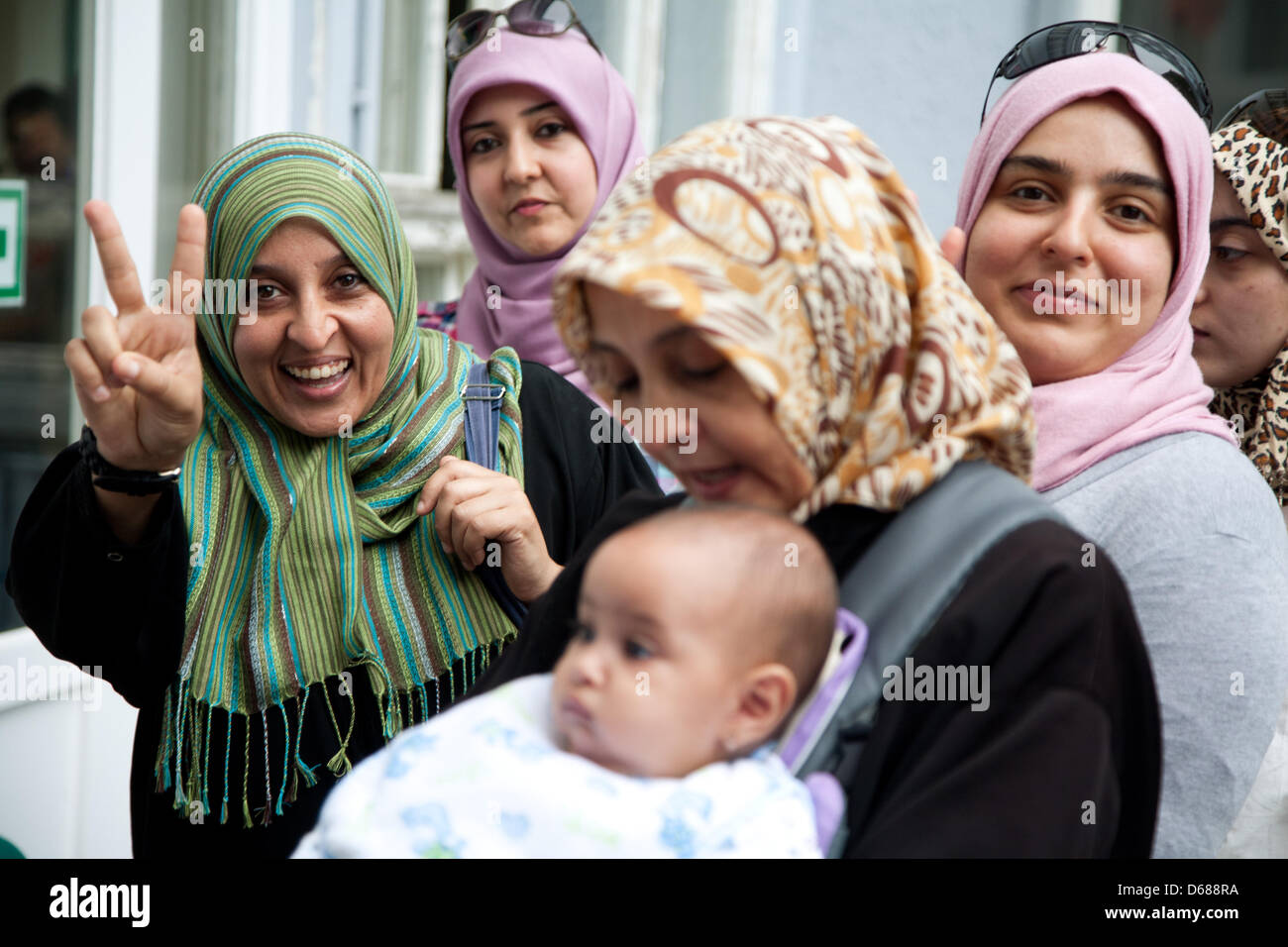 Libyan women hi-res stock photography and images - Alamy