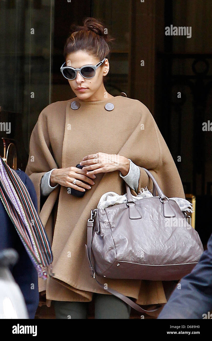 Eva Mendes leaving the Hotel Raphael to go sightseeing in Paris Paris ...