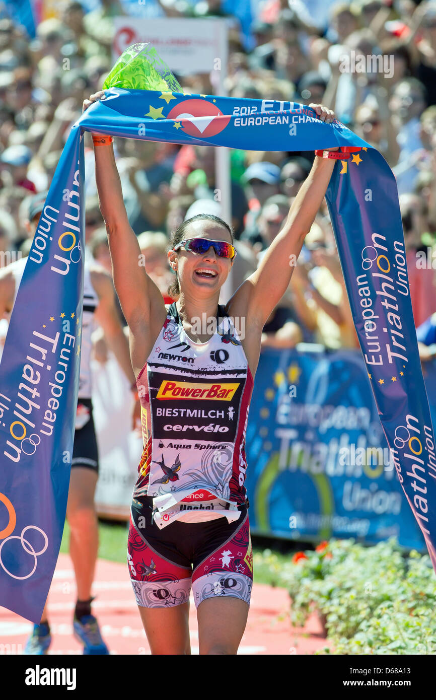 British triathlete Rachel Joyce finishes first in the Triathlon ...