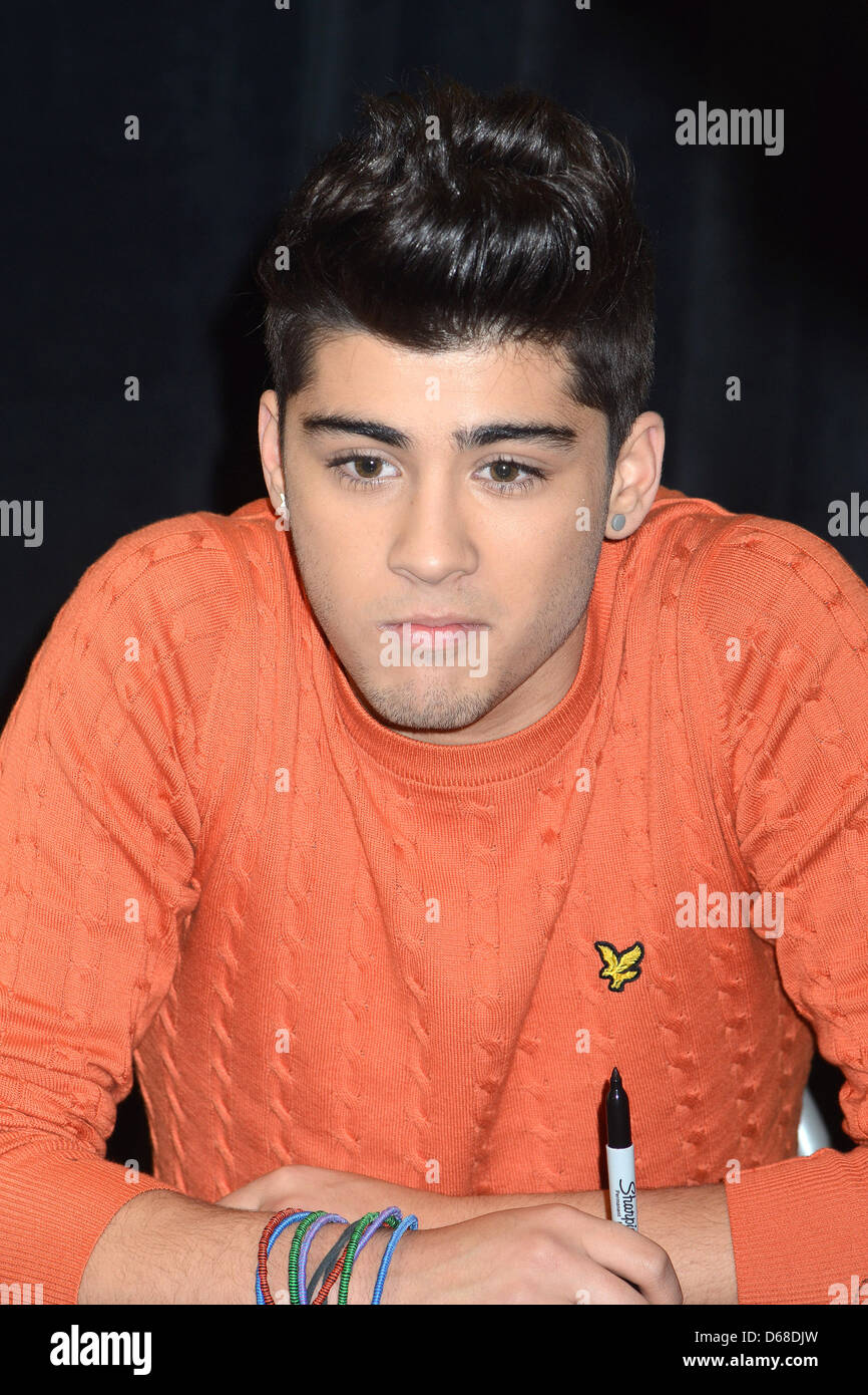 One Direction Signatures Of Zayn