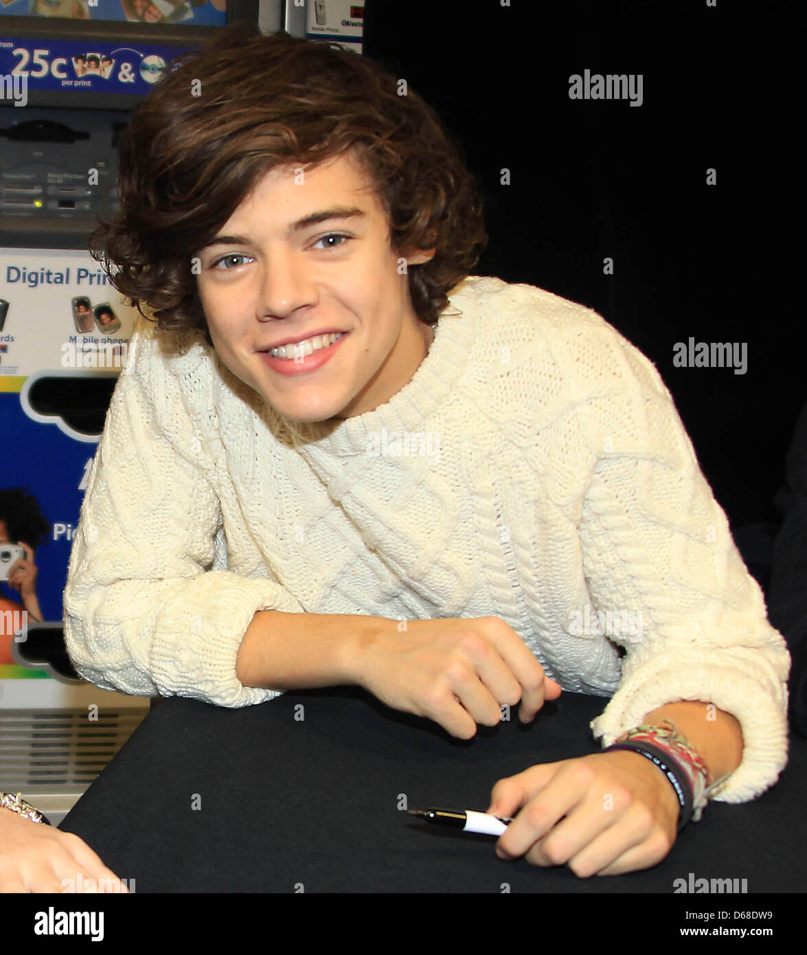 One Direction Signatures Harry