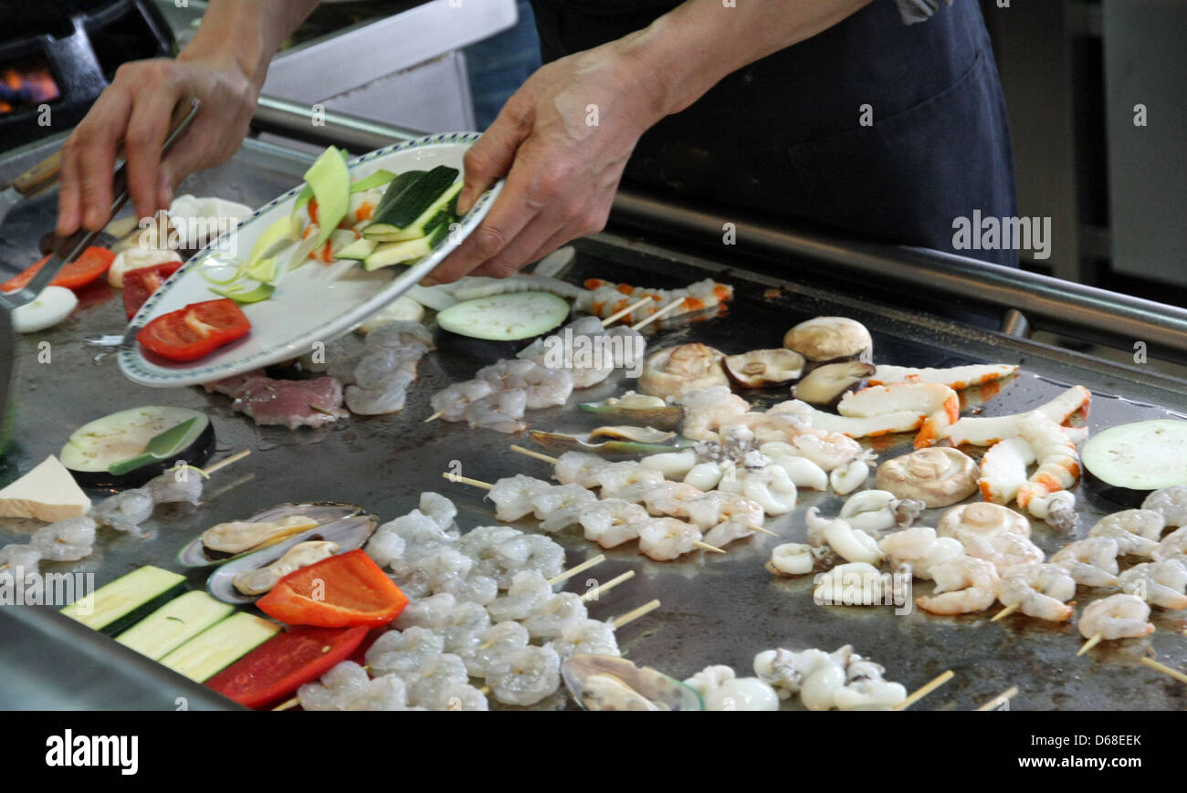 Chinese chef hi-res stock photography and images - Alamy