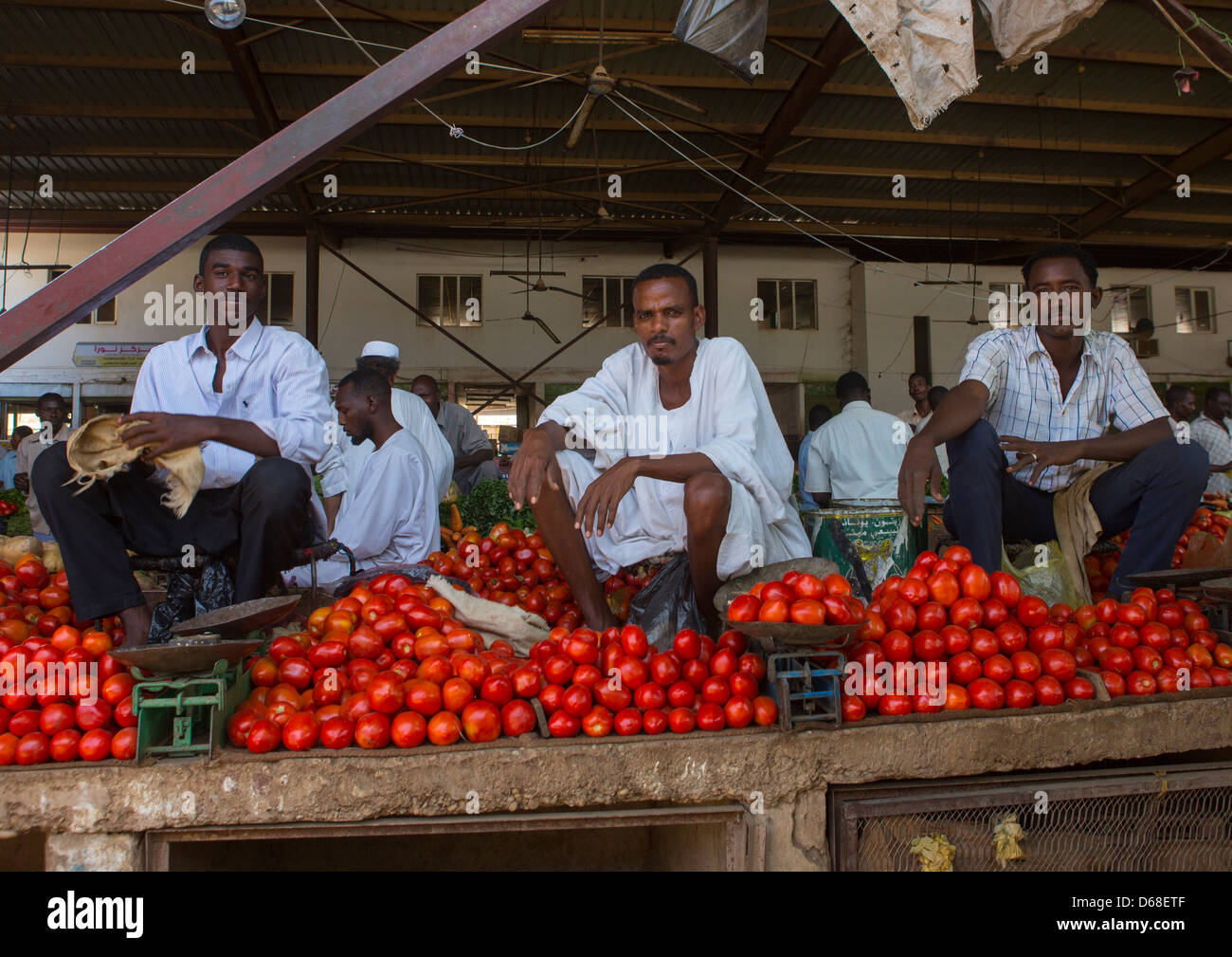 Africa tomato sellers hi-res stock photography and images - Alamy
