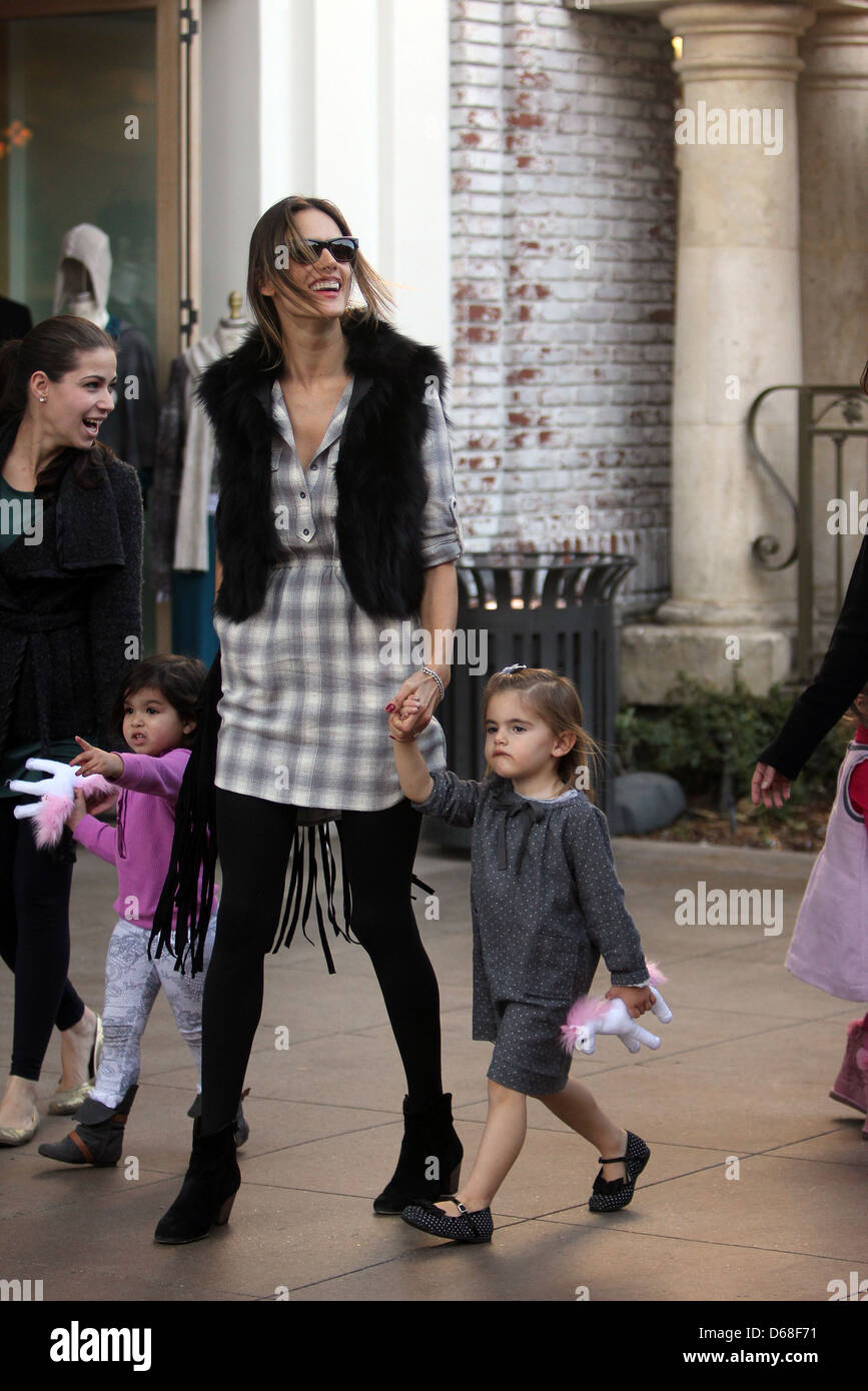 Alessandra ambrosio and daughter anja hi-res stock photography and ...