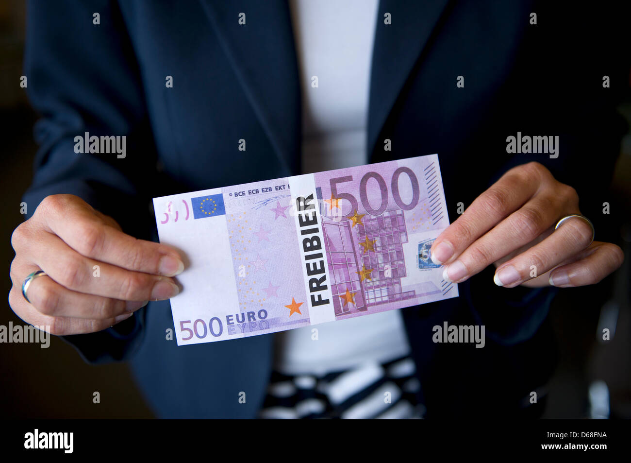 500 euro banknote hi-res stock photography and images - Alamy