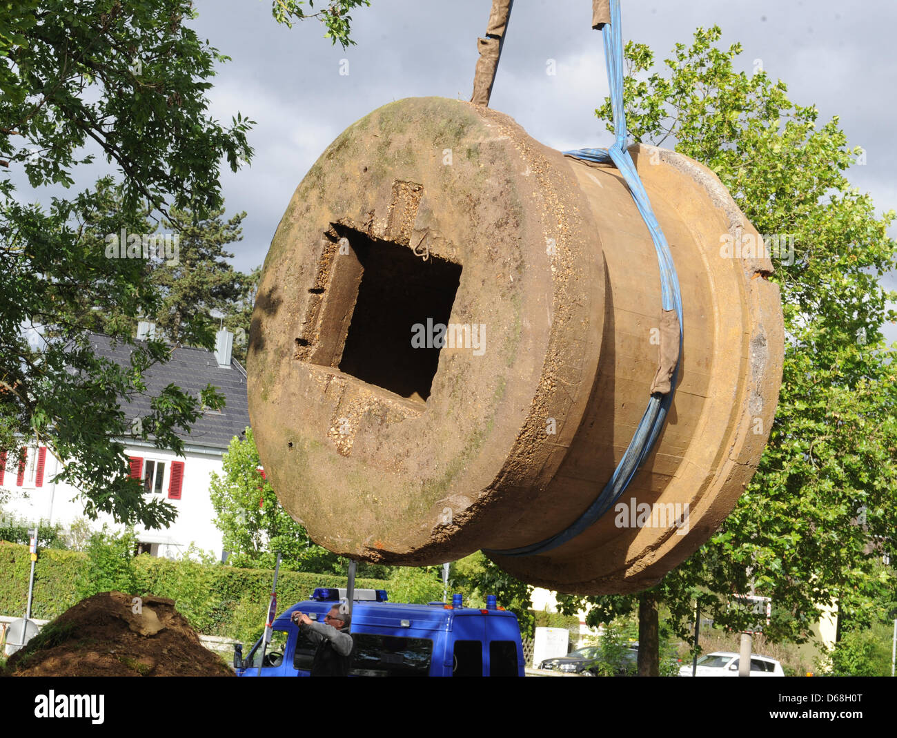 A round bunker is loaded onto a lorrey in Stuttgart, Germany, 14 July ...