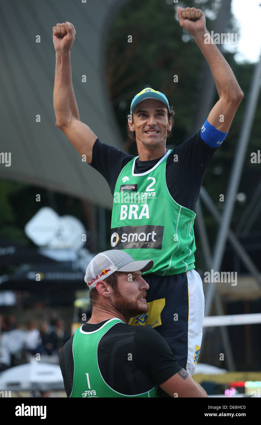 Emanuel Rego (top) and Alison Cerutti celebrate after the Beach ...