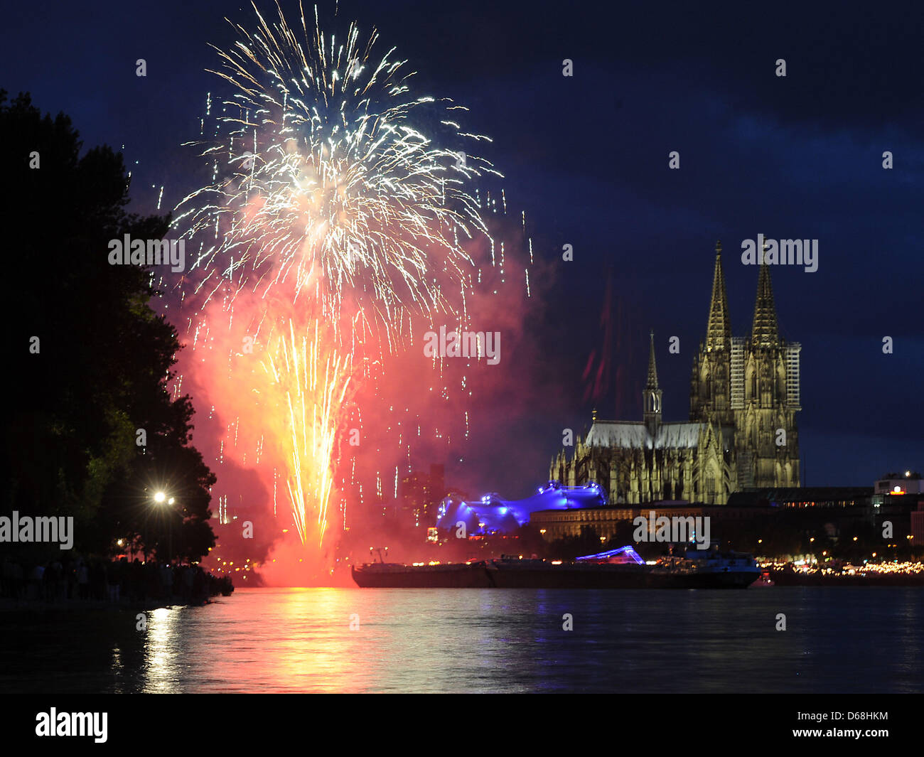 Fireworks light up the night sky during the festival 'Cologne Lights ...