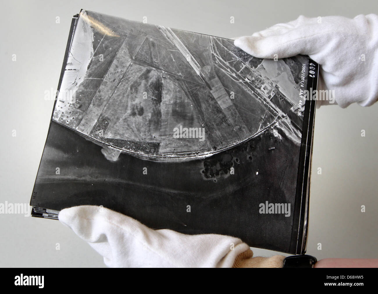 Ww2 bombs hi-res stock photography and images - Alamy